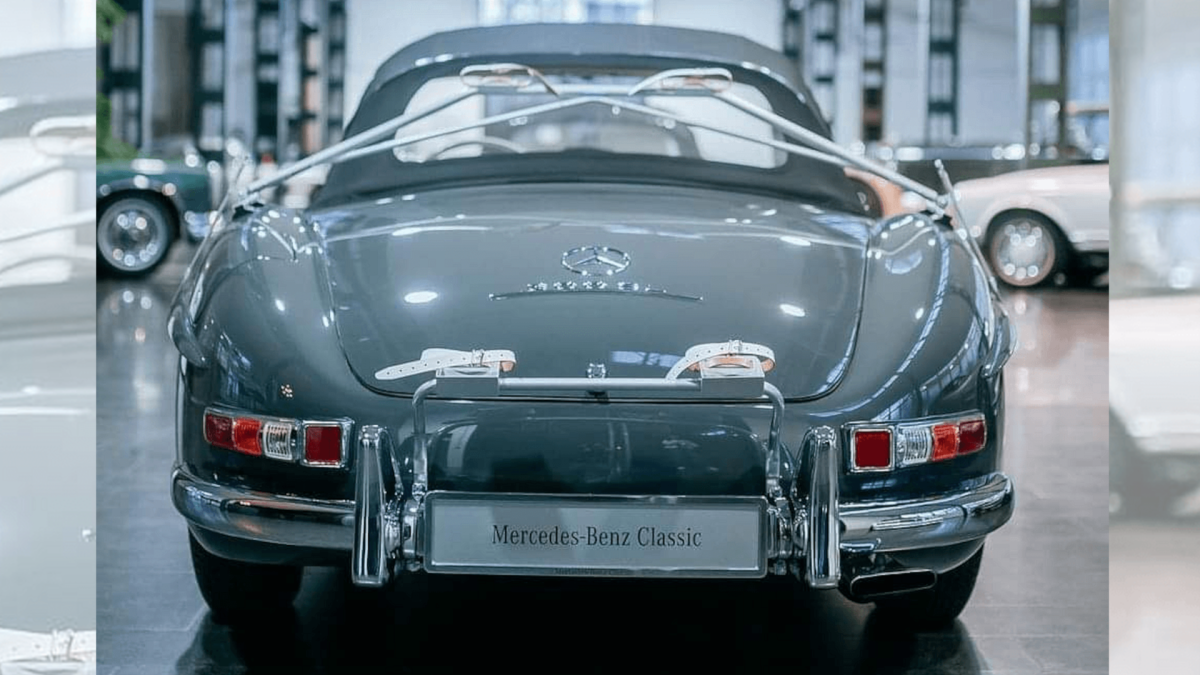 Fancy a Ski Trip in Your Million-Dollar 300 SL? Mercedes Has a Ski Rack ...