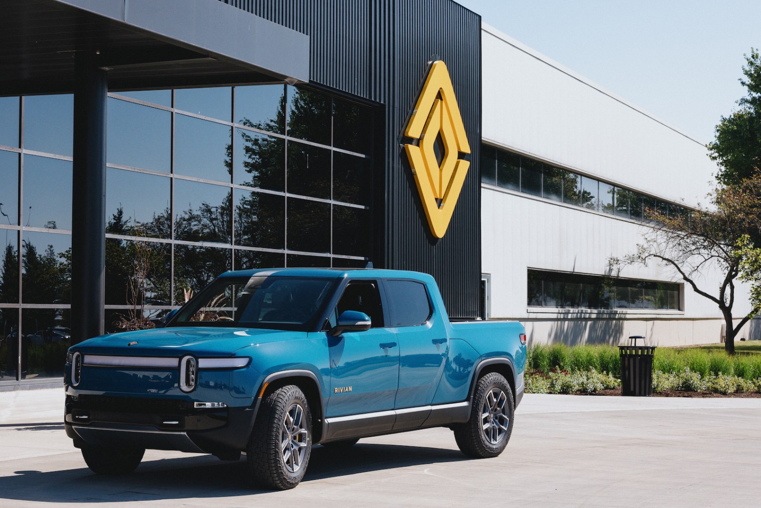 Rivian Cuts R1T, R1S Prices as EV Demand Wanes and R2 Reveal Looms