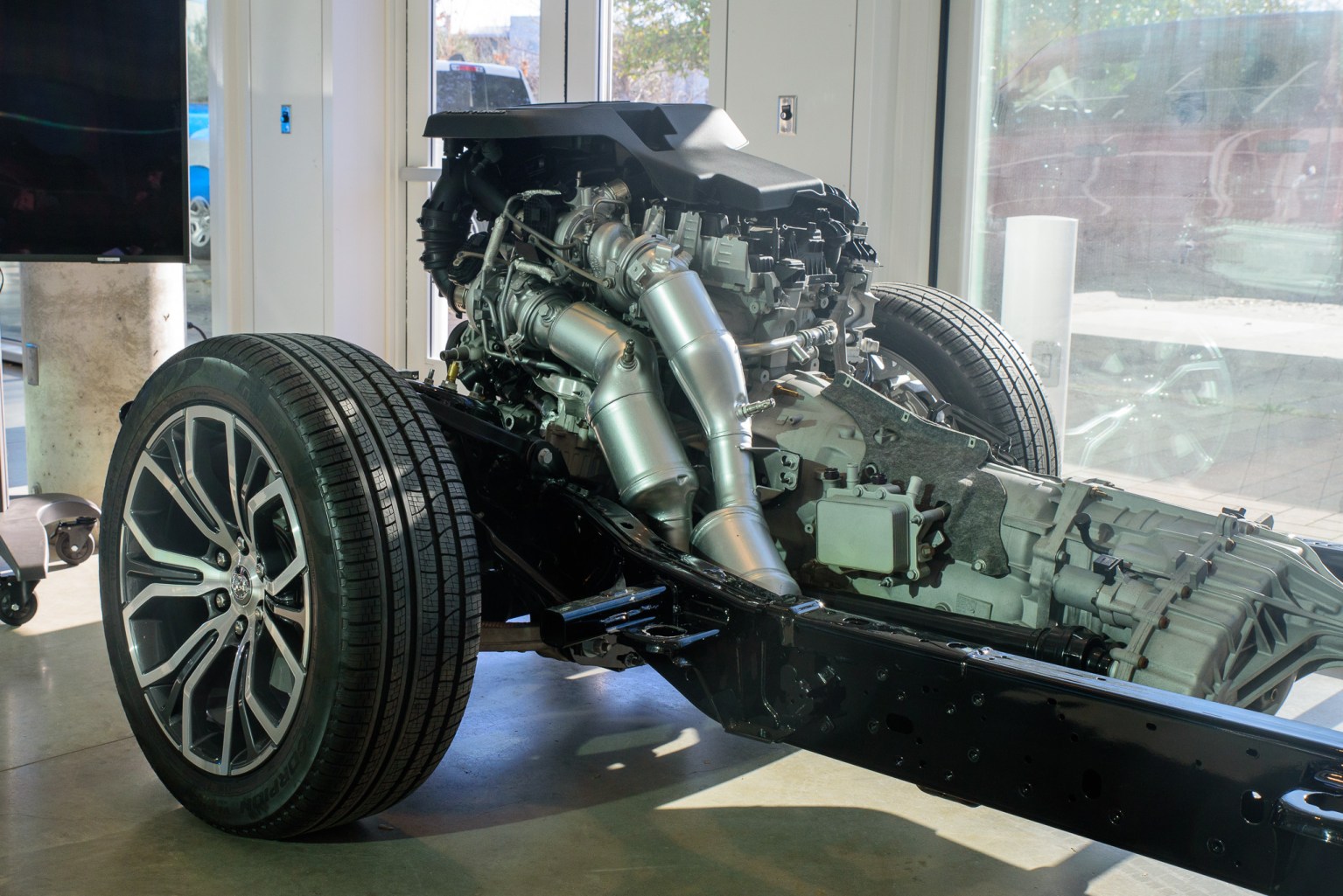 2025 Ram 1500 Ditches the V8, But That Twin-Turbo I6 Is a Reward Worth ...