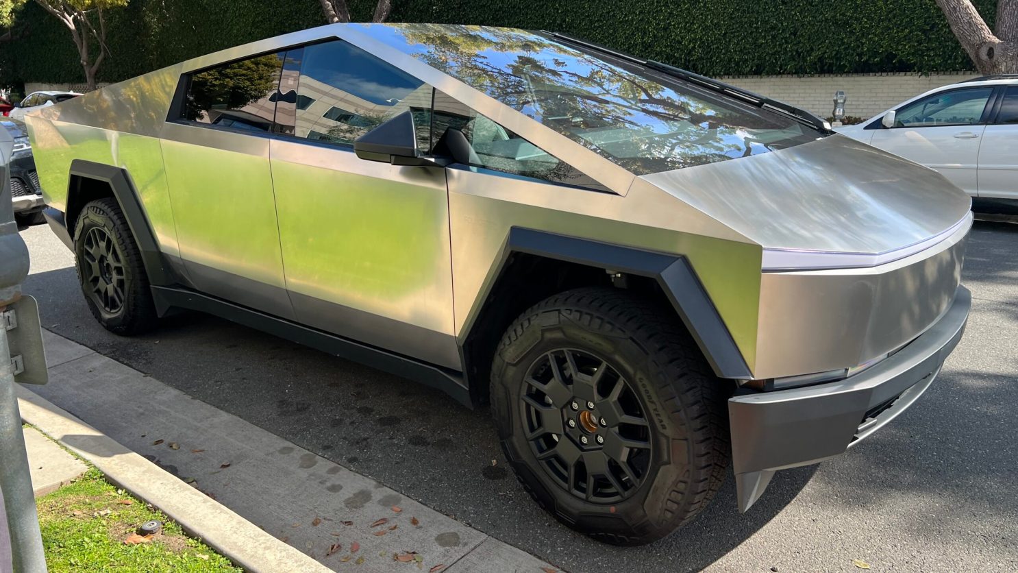 The Tesla Cybertruck’s Steering Broke My Brain