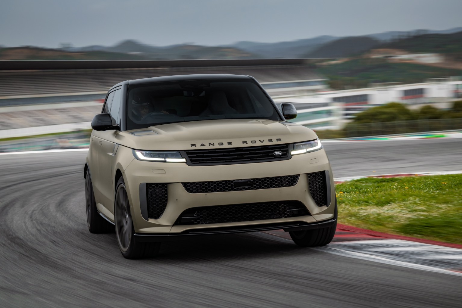 How the Range Rover Sport SV’s Brakes Survived 215 Laps Around an F1 Track