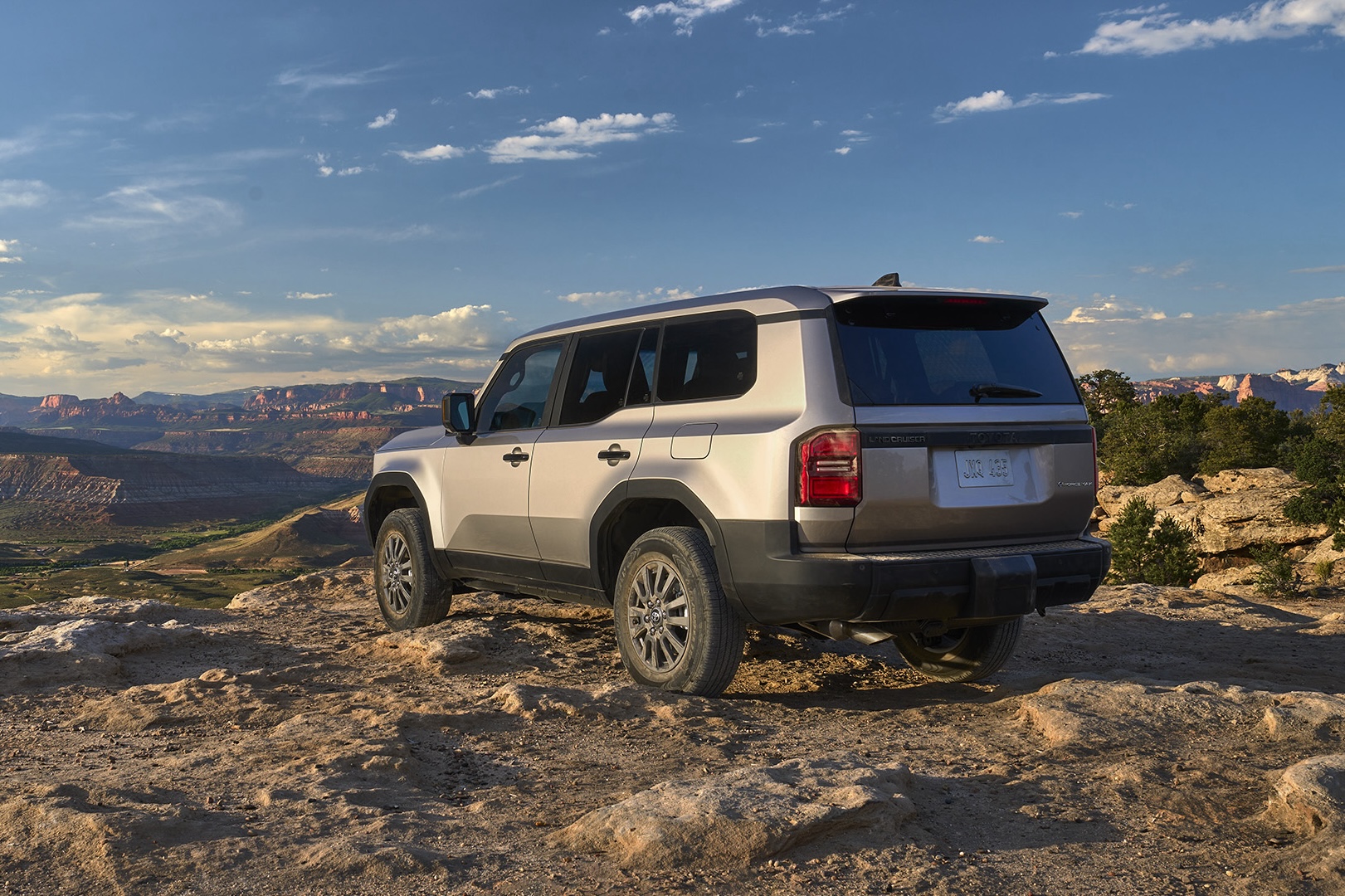 2025 Toyota 4Runner vs New Land Cruiser: What’s the Difference?