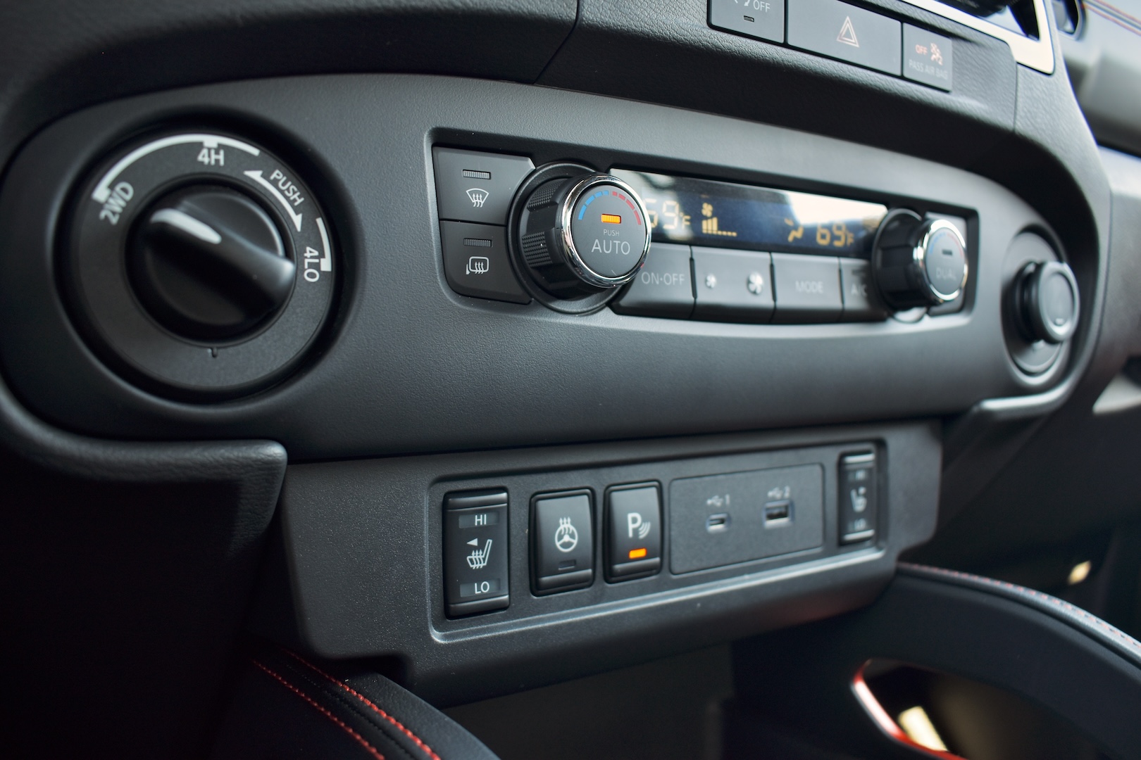 2024 Toyota Tacoma TRD Off-Road vs Nissan Frontier Pro-4X Review ...