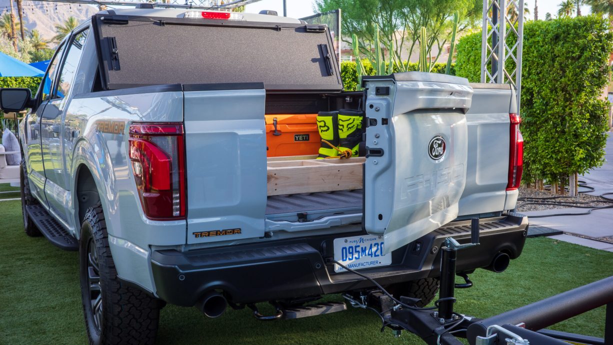 2024 Ford F-150's Pro Access Tailgate Is One Complicated, Clever Door