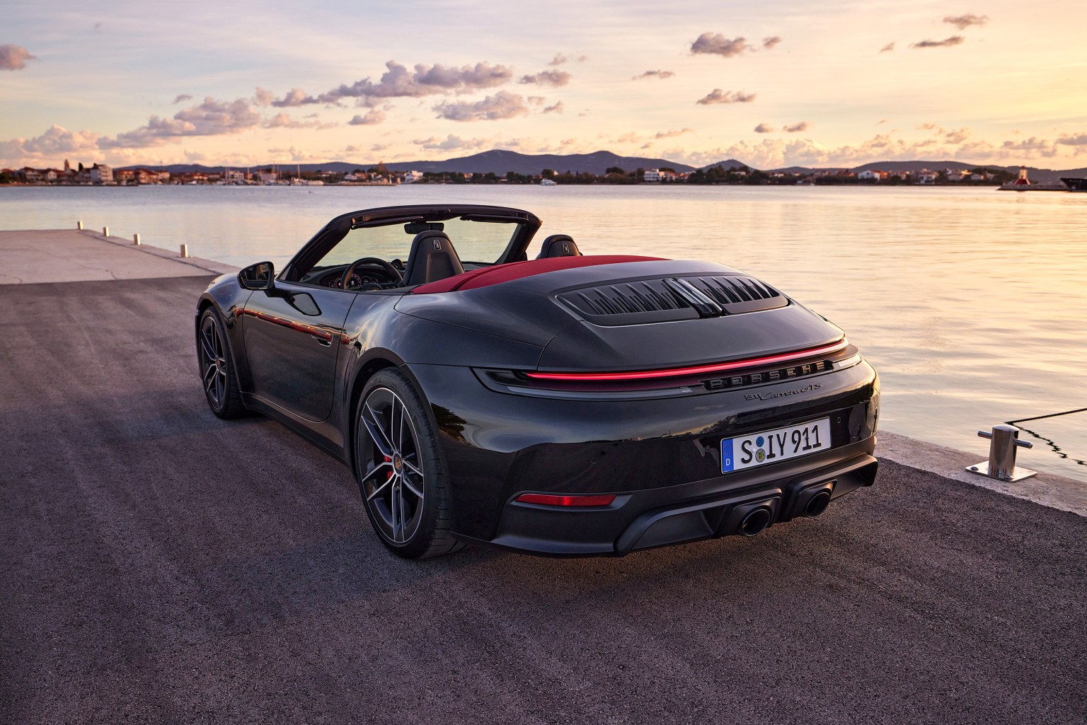 2025 Porsche 911 GTS Finally Goes Hybrid With Sub 3-Second 0-60 Time
