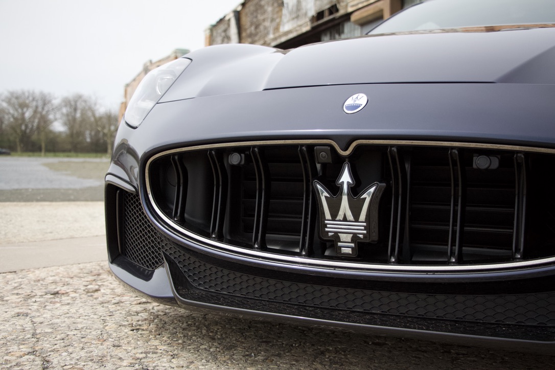 Gran Turismo di Pizza: Sampling NY’s Best Cheap Pies in a $220K Maserati