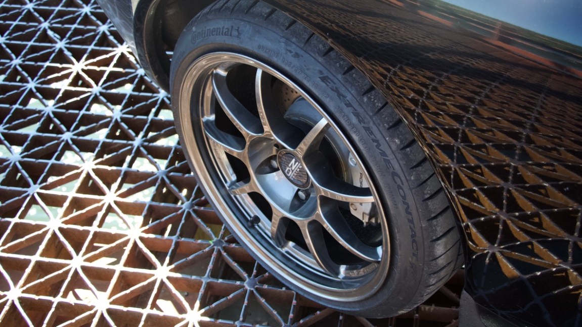 Building a Beater Porsche 911 Is Incredibly Freeing