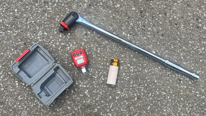 I Made a Nice ‘OEM-Plus’ Tire-Changing Tool Kit You Can Easily Copy