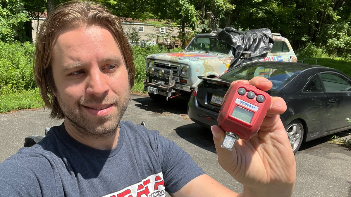 I Made a Nice ‘OEM-Plus’ Tire-Changing Tool Kit You Can Easily Copy