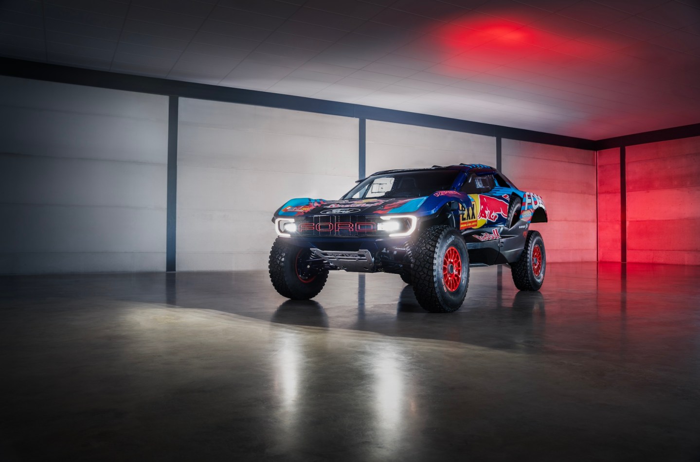 The New Ford Raptor Dakar Truck Is the Coolest Blue Oval in Years