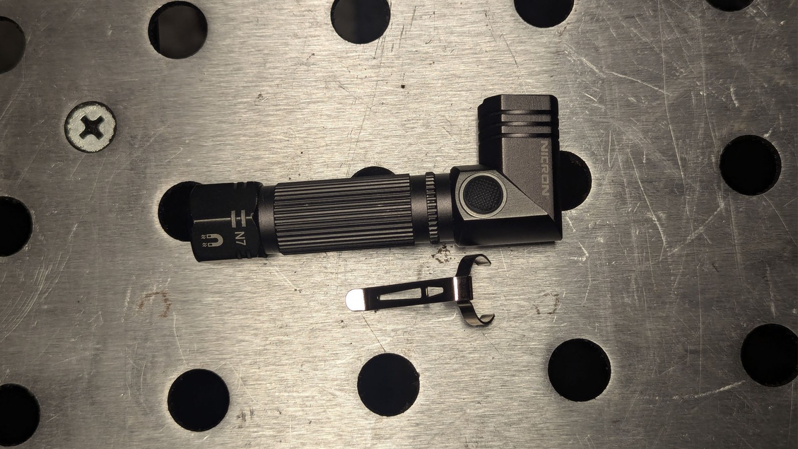 Nicron N7 600 Lumen Tactical Flashlight Hands-On review