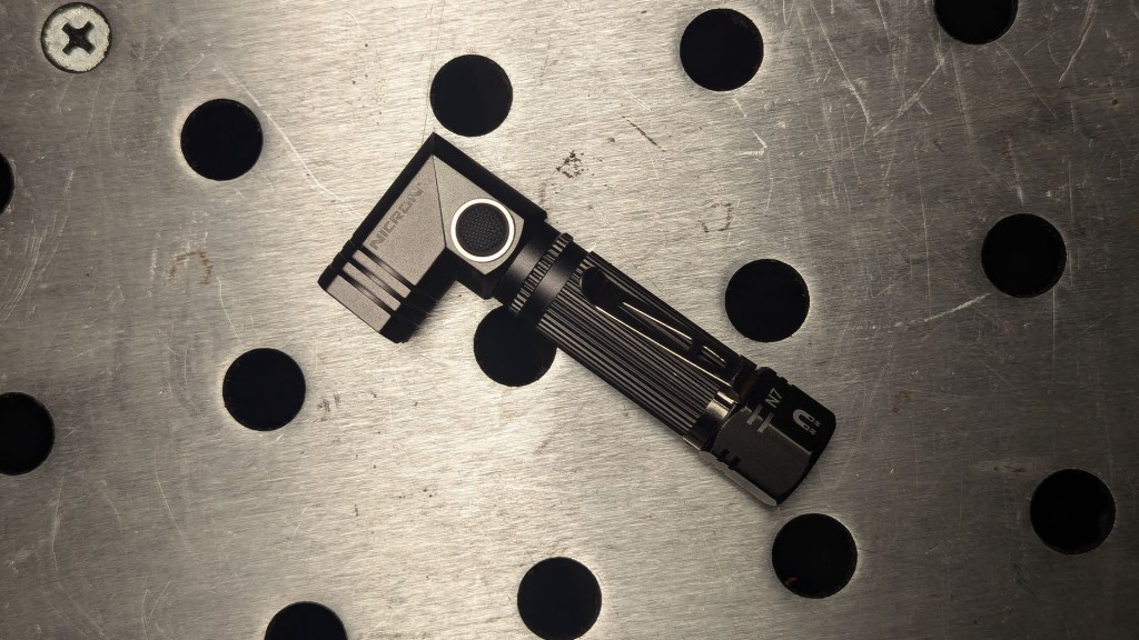 This Nicron N7 600-Lumen Flashlight Deal is Stupid-Good