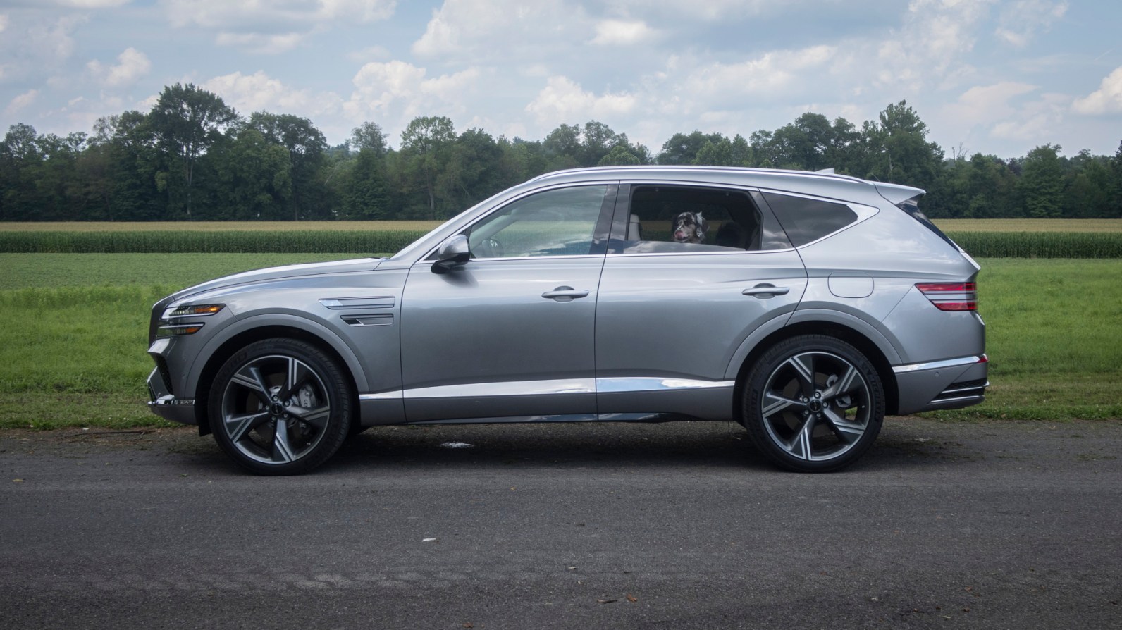 The 2025 Genesis GV80 Is a Great Luxury Machine That Your Dog Will Love