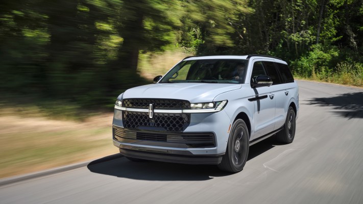 The 2025 Lincoln Navigator Takes Widescreen Infotainment to a Whole New ...