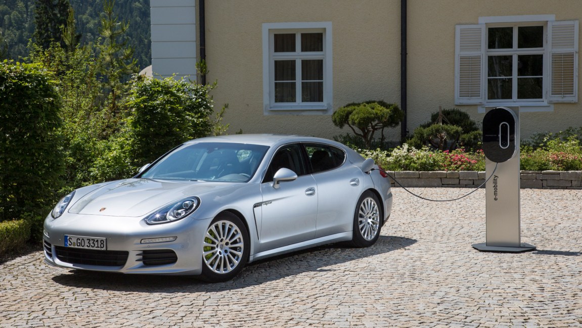 Porsche Design Boss Agrees First-Gen Panamera 'Could Have Been Better'