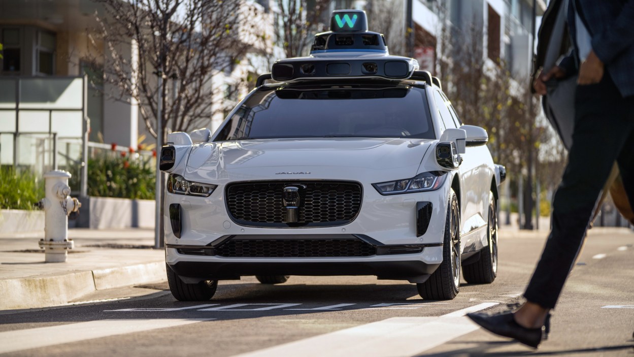 Waymo Robotaxis Keep Waking Up Neighbors With 4 AM Honking Spree