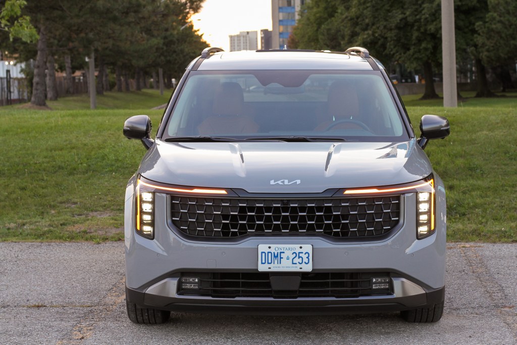 2025 Kia Carnival Review: The Great Minivan You'll Wish You Bought Tomorrow