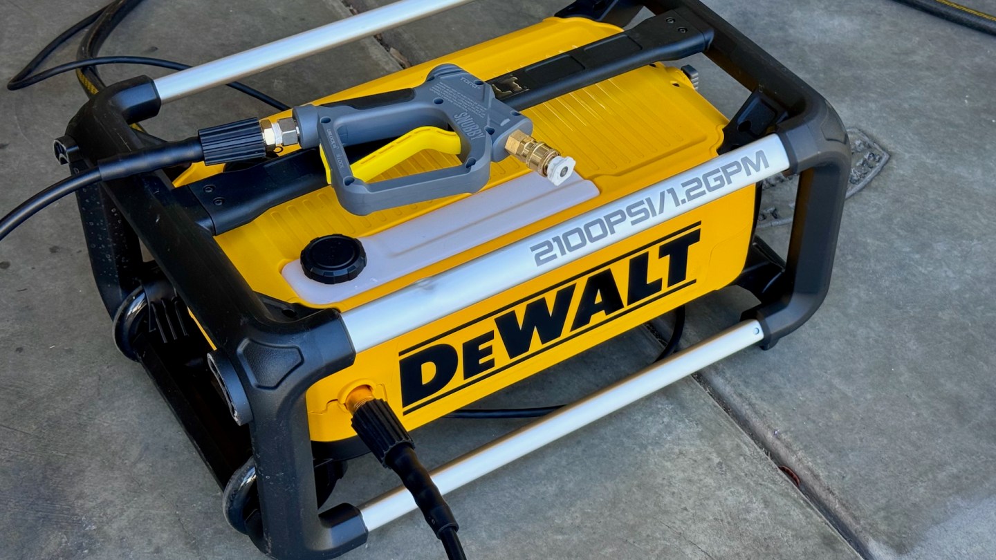 DeWalt 2100psi Electric Pressure Washer Review: RTFM