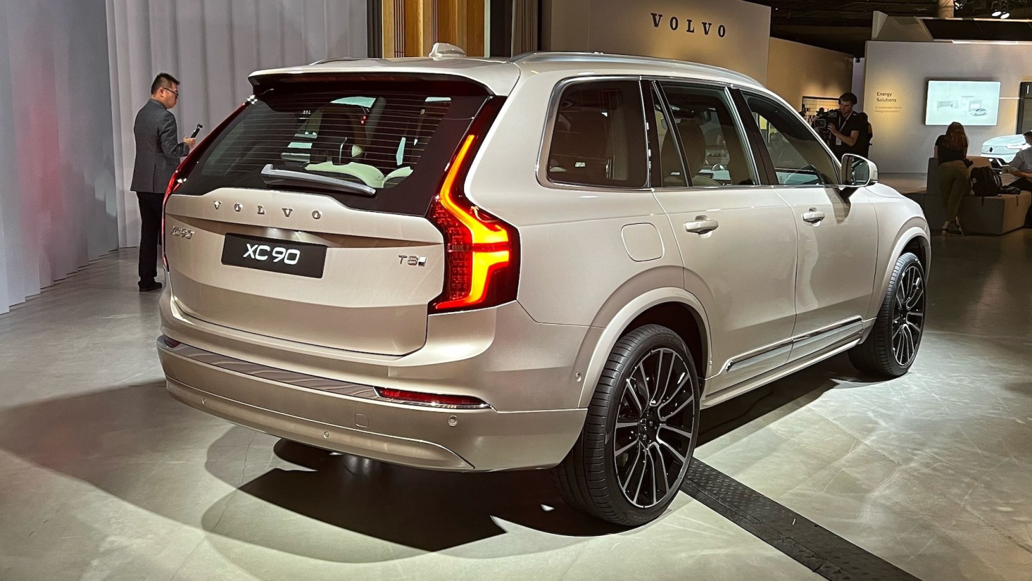 2025 Volvo XC90: New Look, Big Updates Make This Already Great SUV Even ...