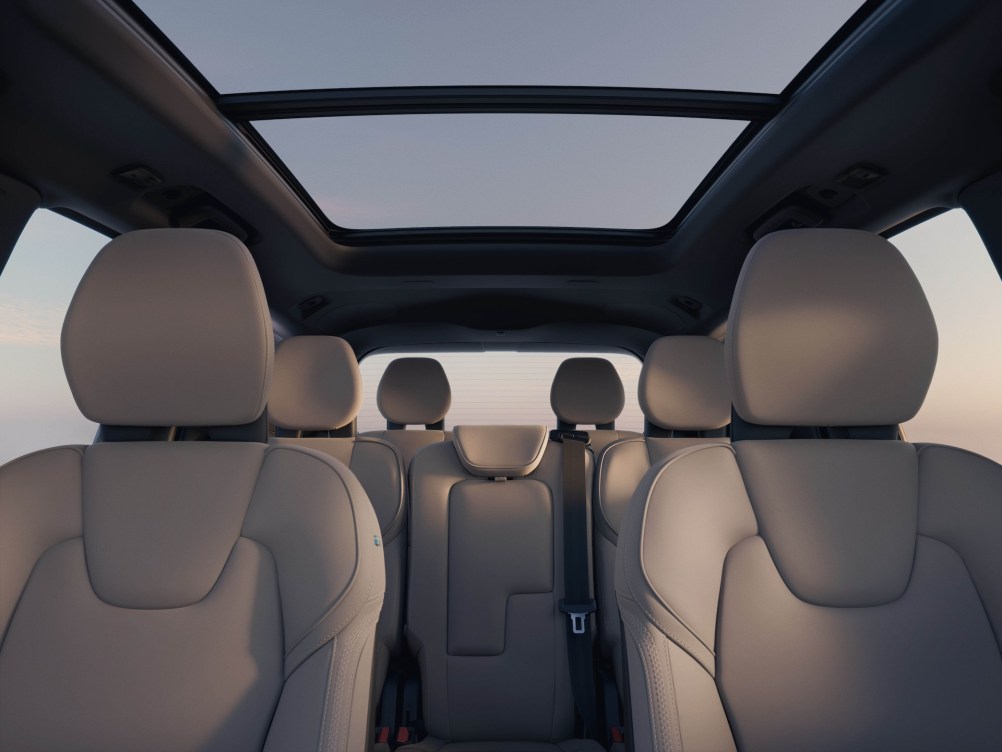 2025 Volvo XC90: New Look, Big Updates Make This Already Great SUV Even ...