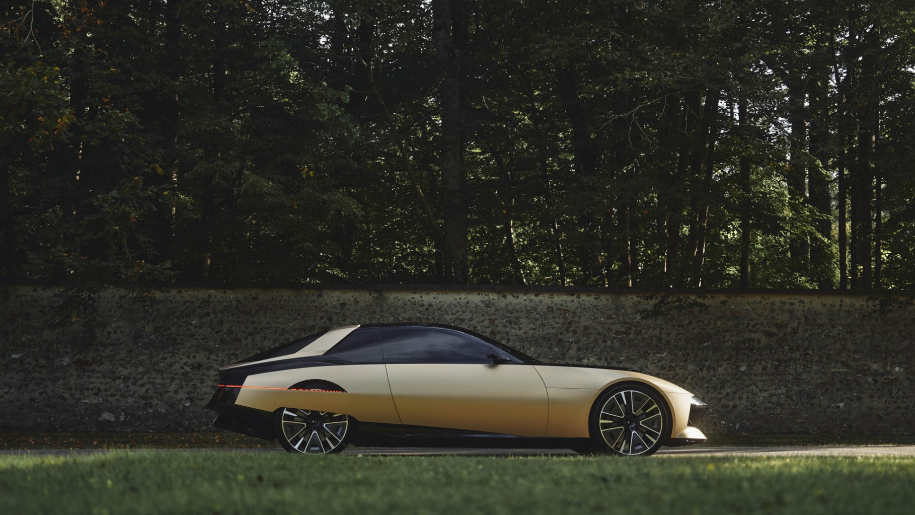 The Iconic Citroen SM Has Been Reborn As God-Tier Concept Luxury Coupe