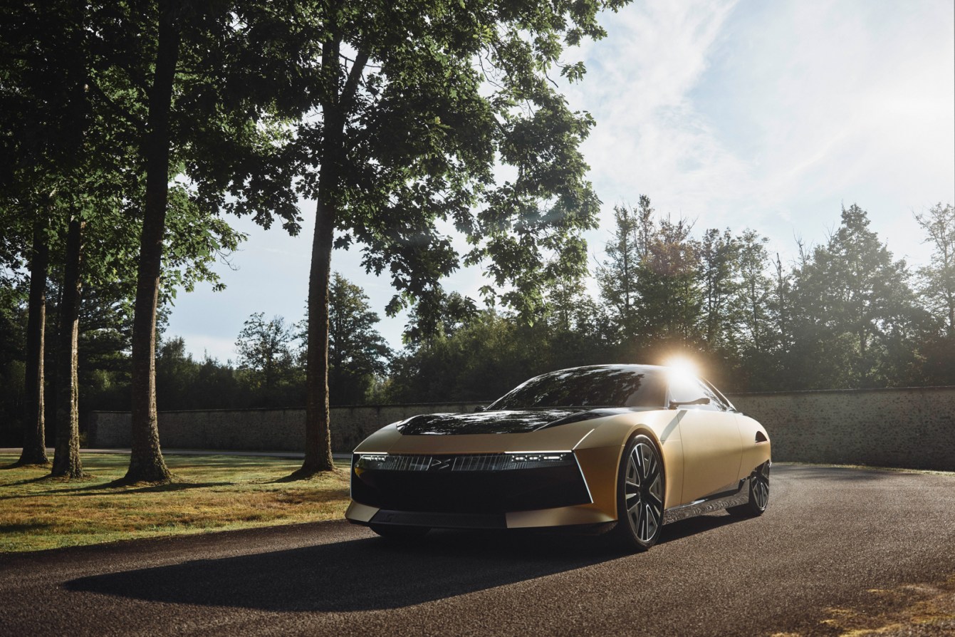 The Iconic Citroen SM Has Been Reborn As God-Tier Concept Luxury Coupe
