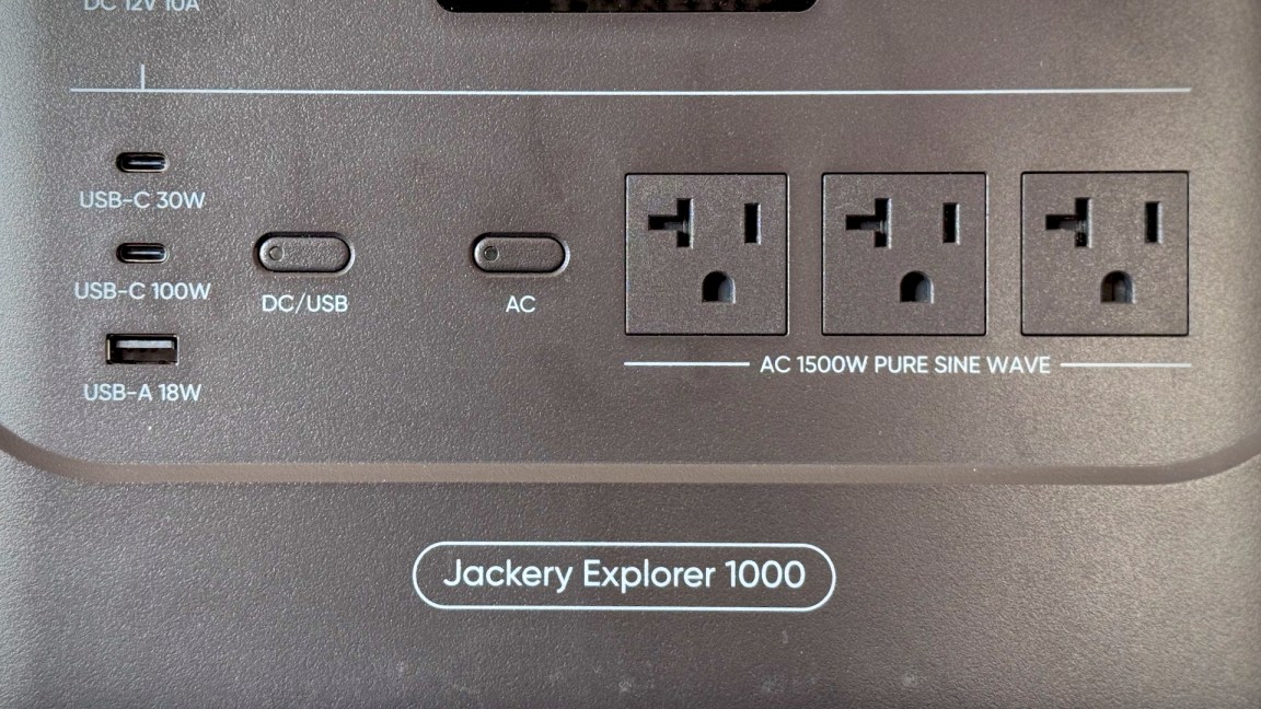 Jackery Explorer 1000 v2 Solar Generator Hands-On Review