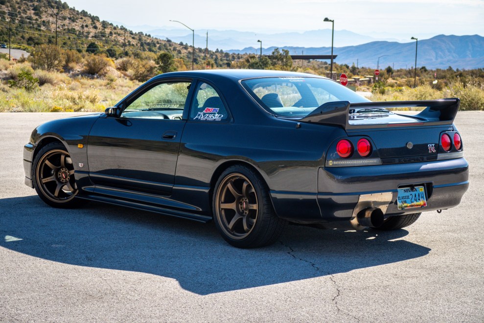 The R33 Nissan Skyline GT-R Is Still a Hero Worth Meeting