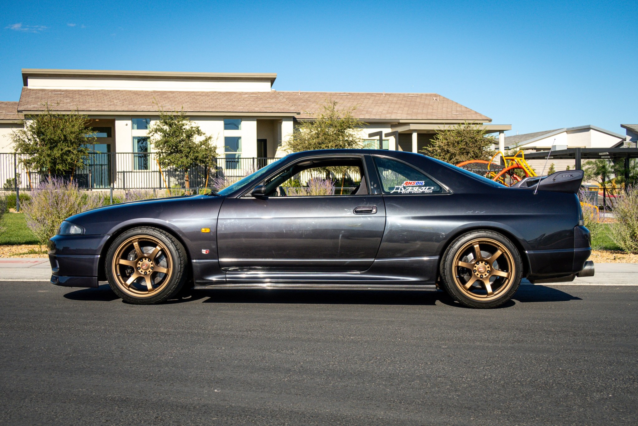 The R33 Nissan Skyline GT-R Is Still a Hero Worth Meeting