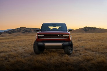 Scout Traveler and Terra EV Trucks Revealed: Solid Axle, Bench Seat ...