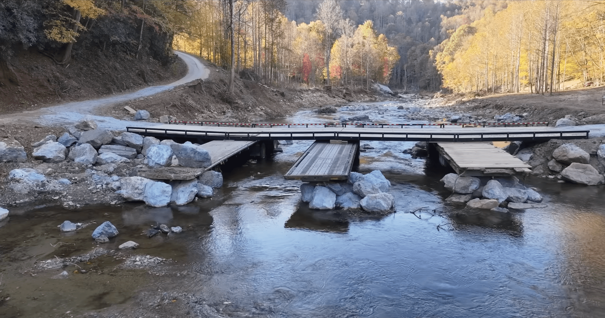 Tennessee Locals Rebuilt Bridge With Semi Trailers Instead of Waiting ...