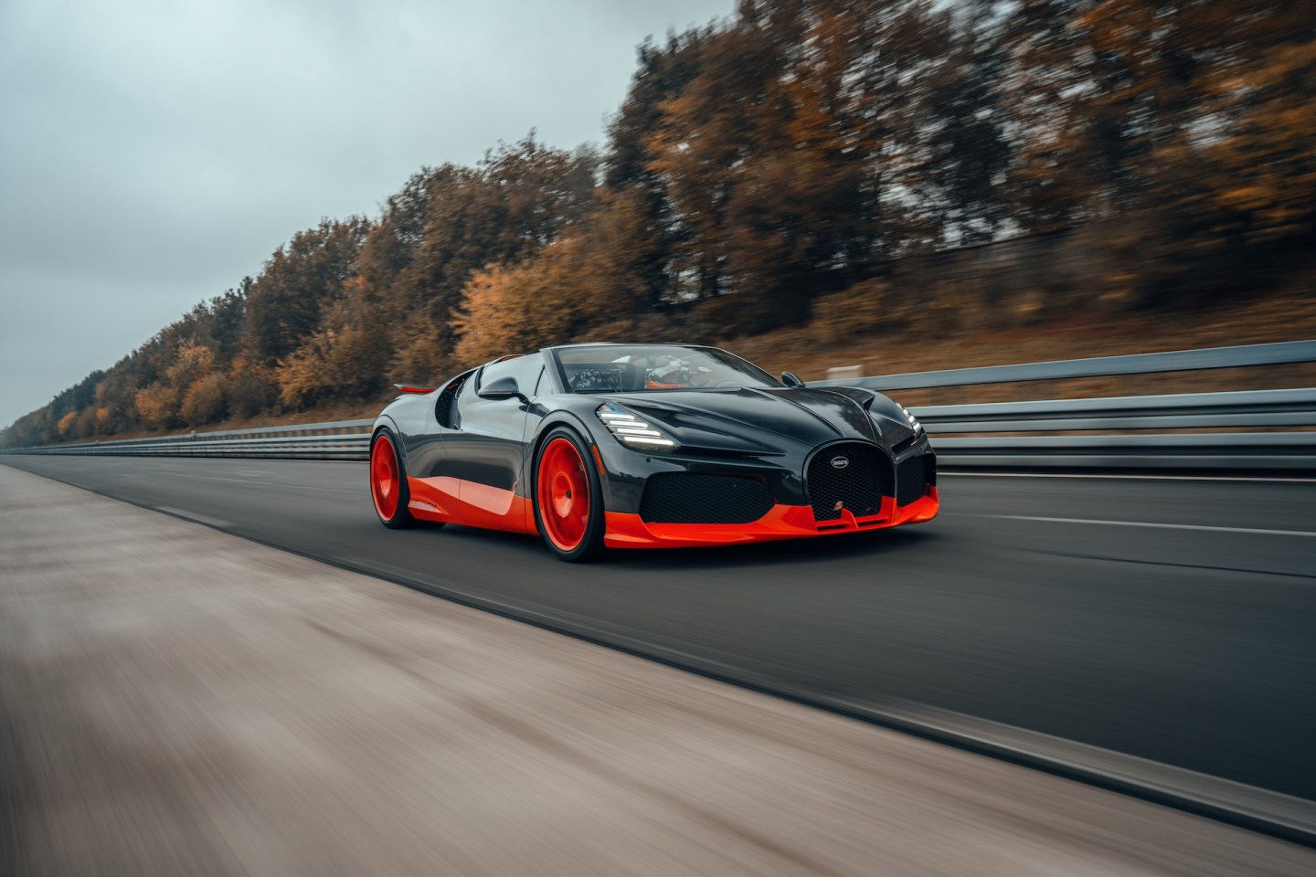 282 MPH: Bugatti Mistral Sets New Top Speed World Record for Open-Top Cars
