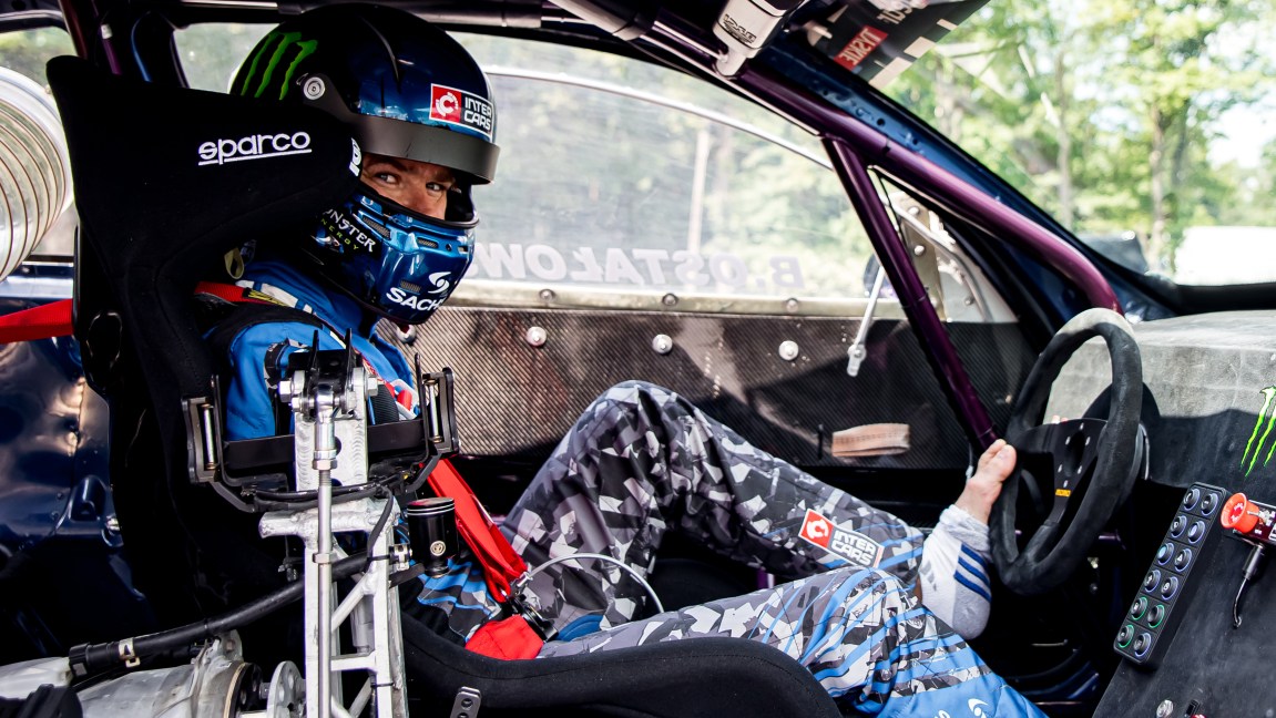 This Drift Racer Has No Arms but Made It to the Podium Driving With His ...