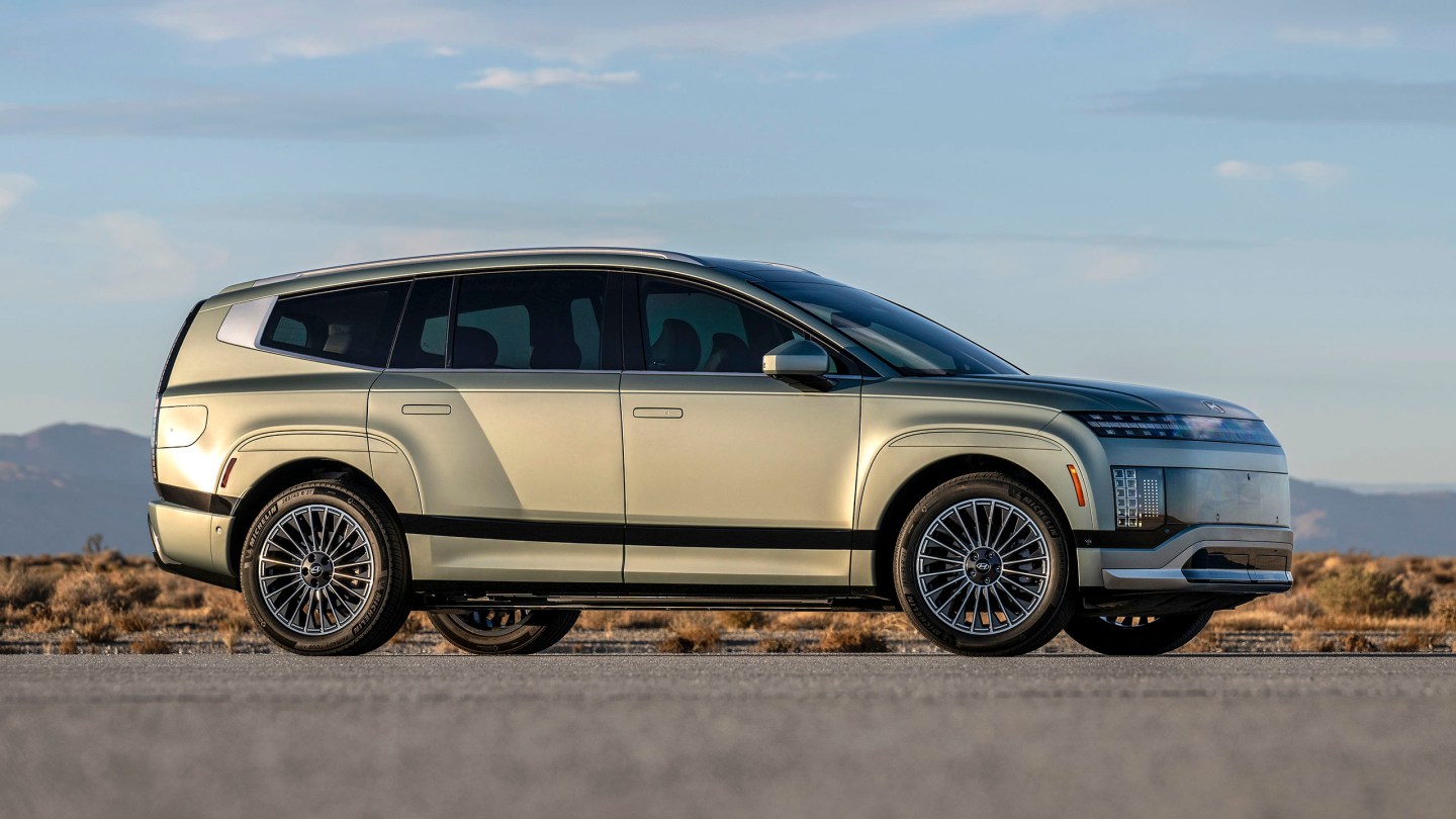 2026 Hyundai Ioniq 9 SUV: Swiveling Massage Seats, AI Driving Modes ...