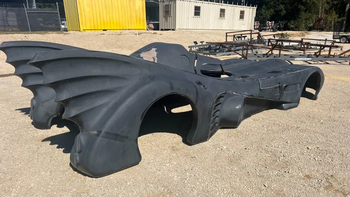 This Kit Turns Your C4 Corvette Into the 1989 Batmobile