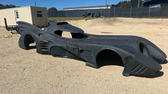 This Kit Turns Your C4 Corvette Into the 1989 Batmobile