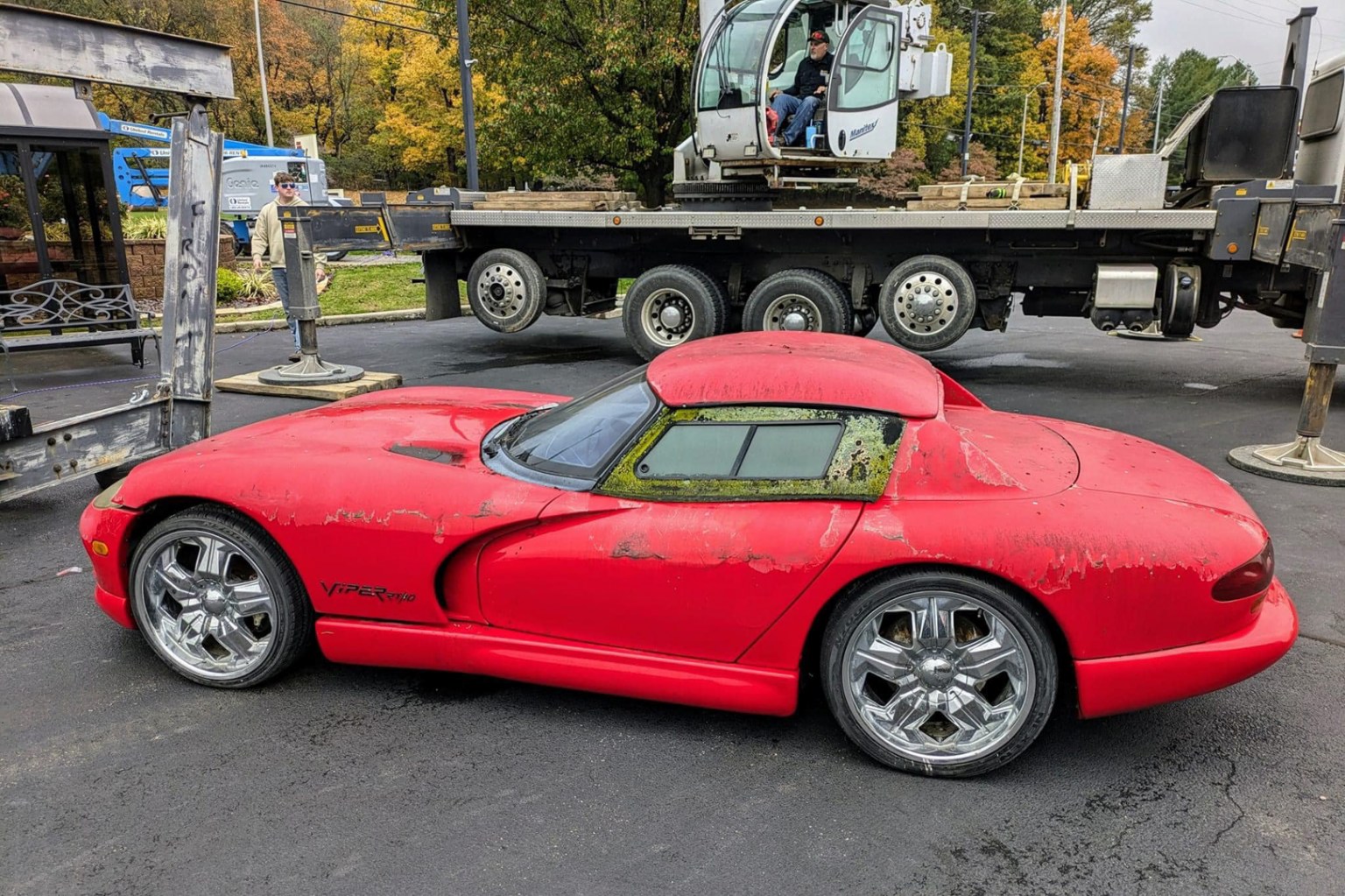 Real Dodge Viper Mounted on Dealership's Sign for 28 Years Has Been ...
