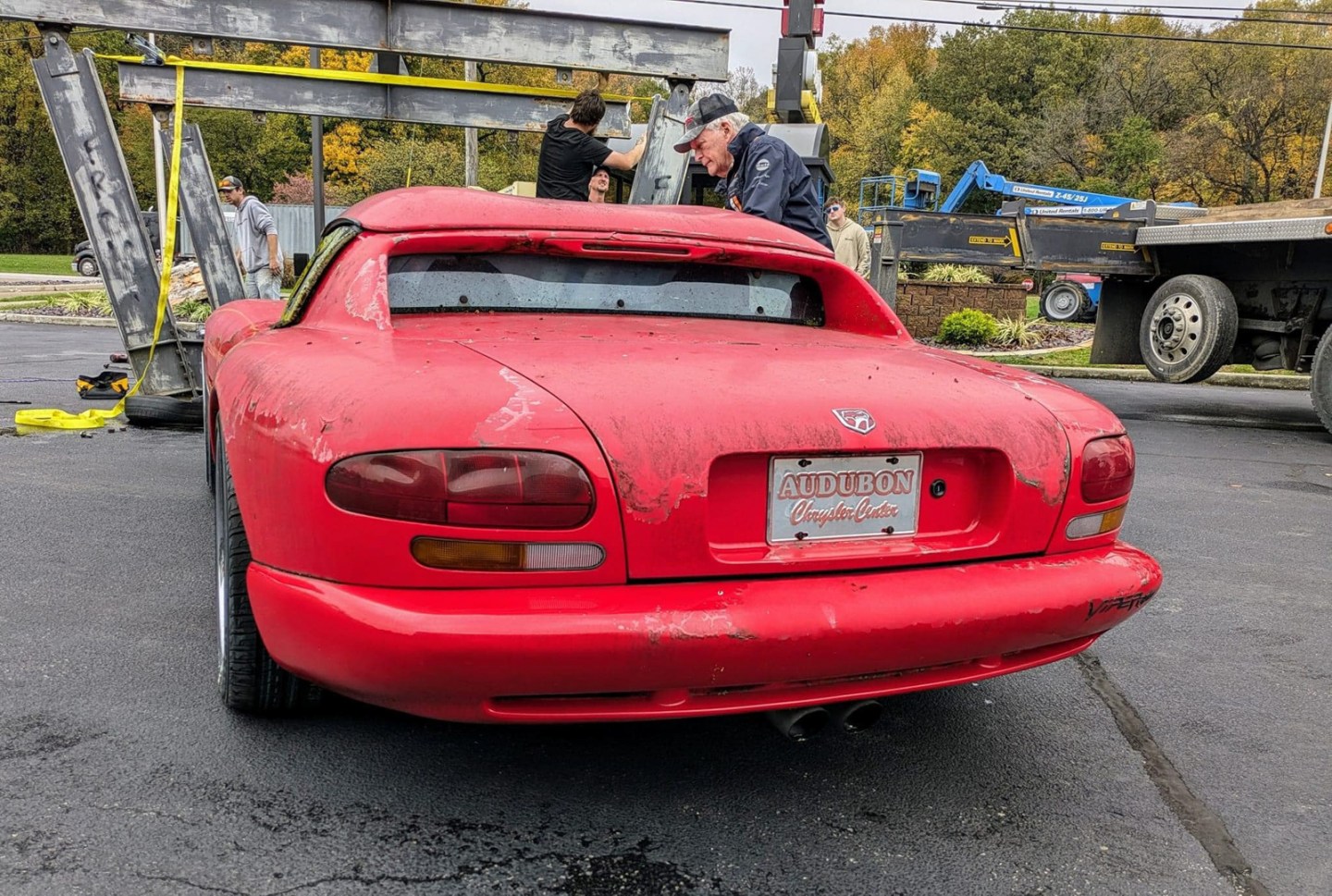 Real Dodge Viper Mounted on Dealership's Sign for 28 Years Has Been ...