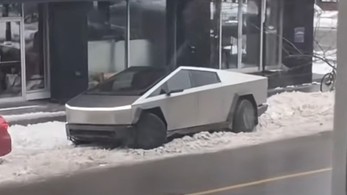 Tesla Hackers Find ‘Unpatchable’ Jailbreak to Unlock Paid Features for Free