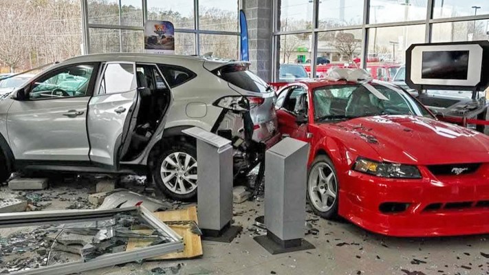 Brand New 2000 Ford Mustang SVT Cobra R Wrecked in Absurd Dealer ...
