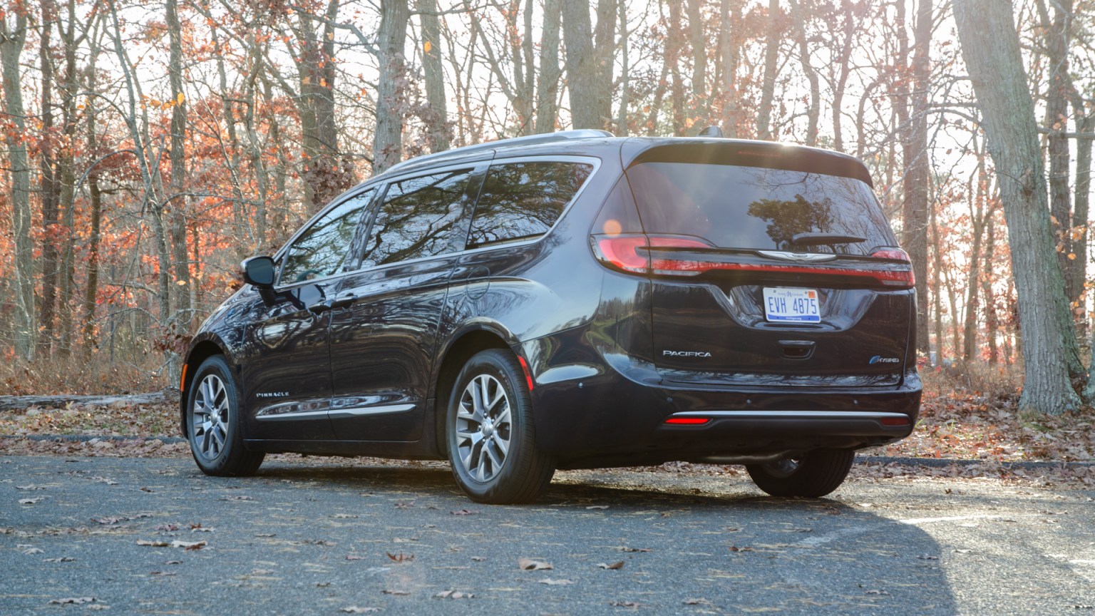2025 Chrysler Pacifica Review: Extraordinarily OK