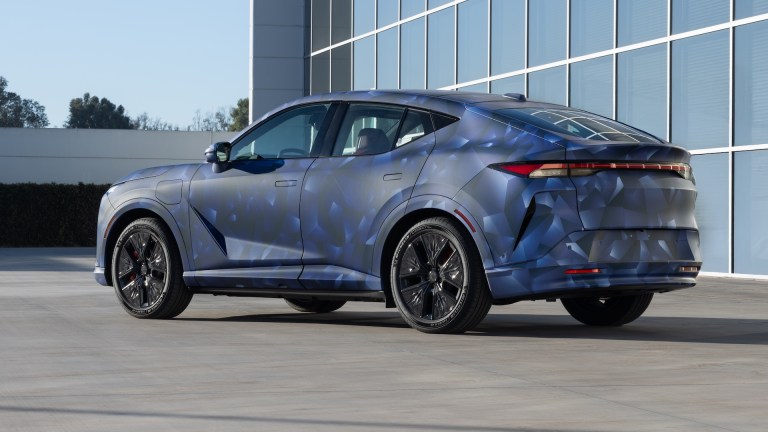 The Acura RDX Is Pausing Production With a Next-Gen Hybrid Years Away