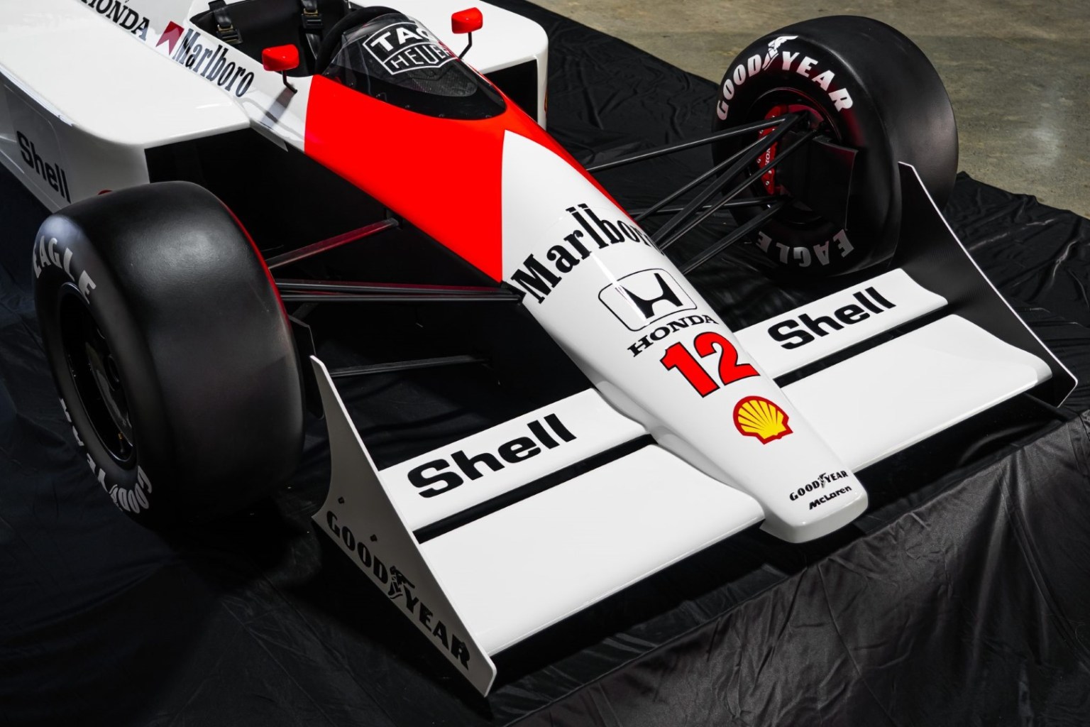 This Life-Size Replica of Senna's F1 Car Looks Totally Real, Until You Touch It