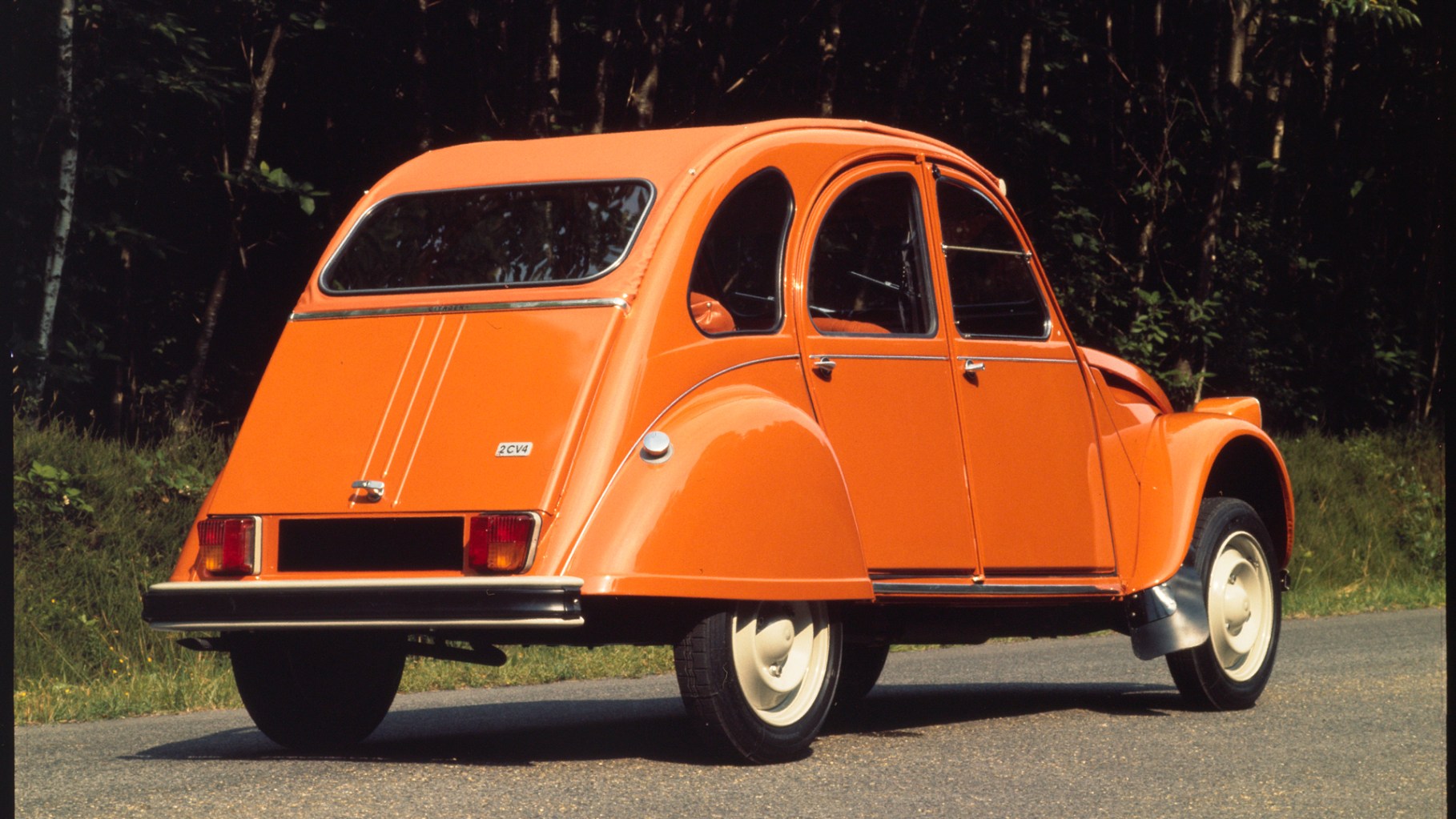 Citroen Could Bring Back the 2CV Because Nostalgia Sells