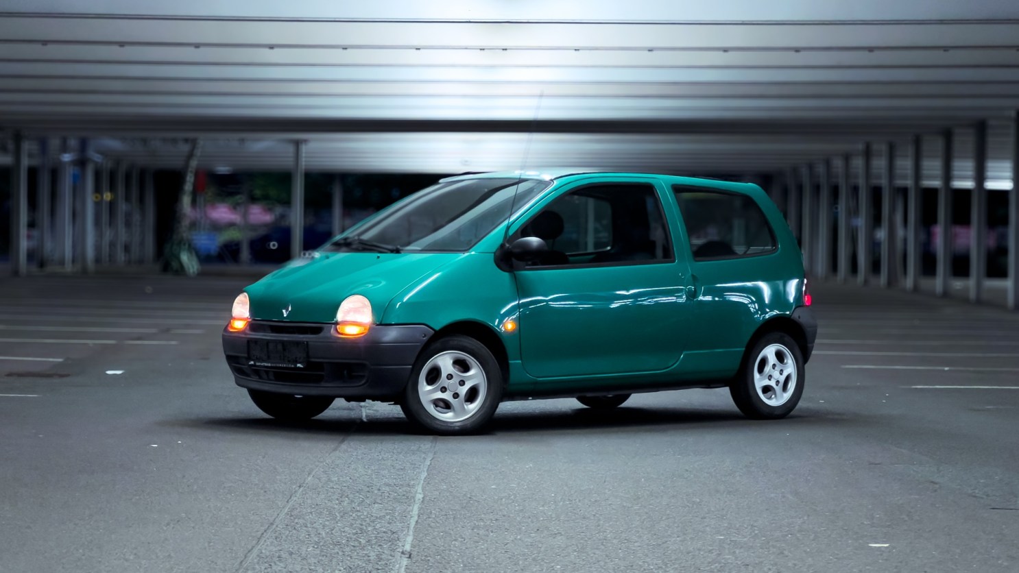 This Happy Renault Twingo Is Racing the Famously Torturous Nurburgring ...