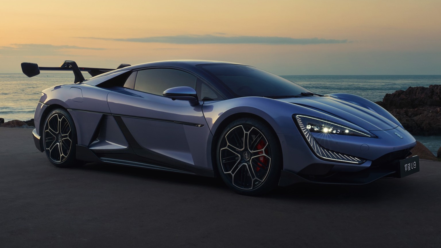 BYD Beats Tesla Again As Its ‘God’s Eye’ Self-Driving Tech Leapfrogs FSD