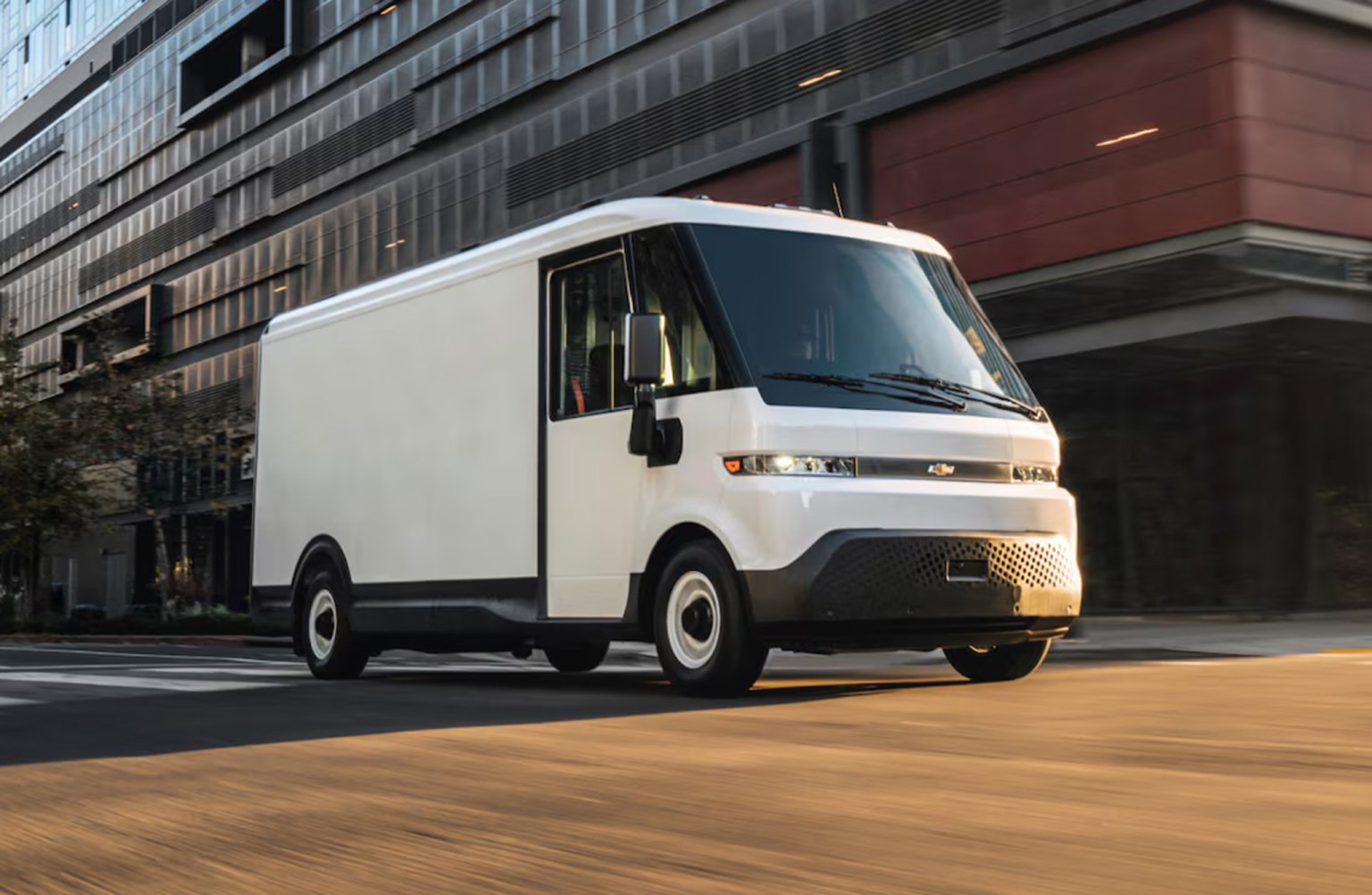 Chevy's Giant Electric Vans Are Getting Giant $30K+ Discounts
