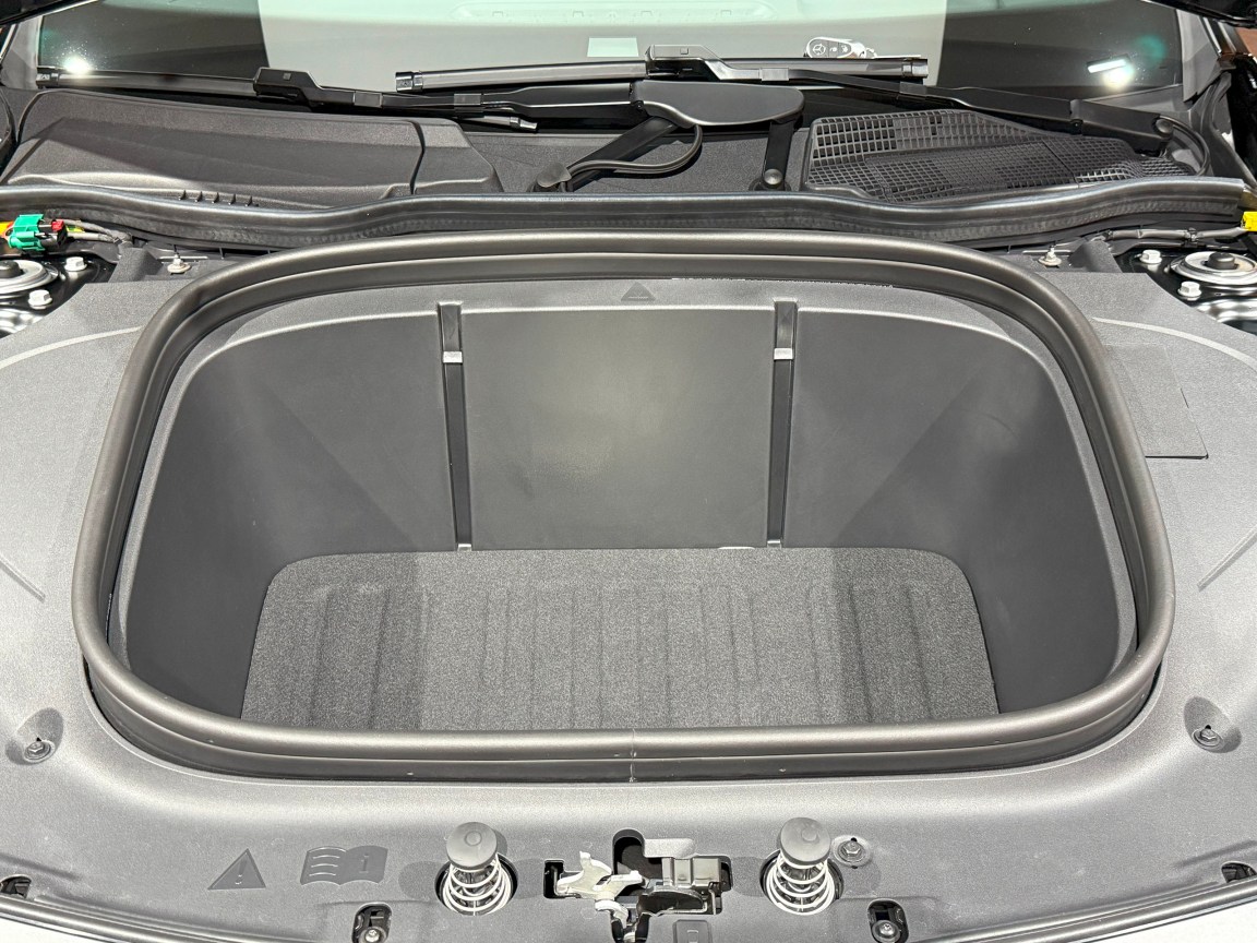How Mercedes-Benz Finally Figured Out the Frunk