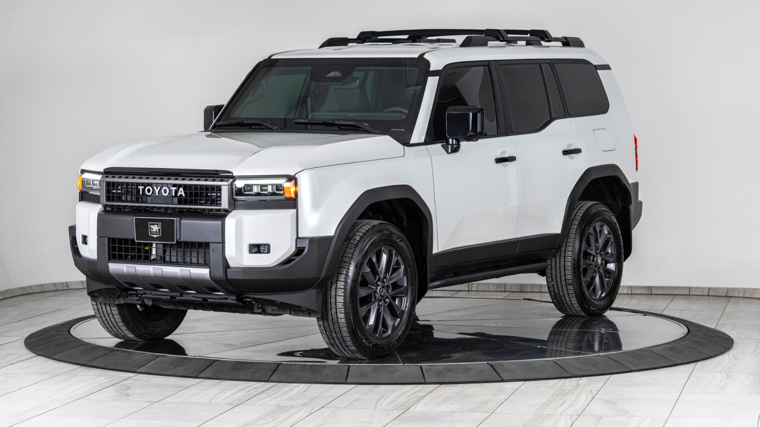 This Toyota Land Cruiser Looks Normal But Can Actually Survive a ...