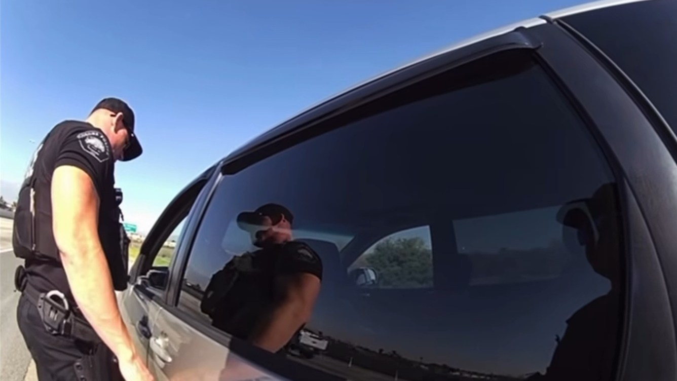 Clever Police Trap Busts Turo Scammers Who Sold Rented Cars on Craigslist